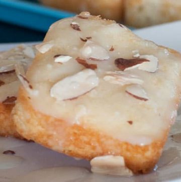 Easy & Delicious Miniature Almond Cakes | Northern Yum