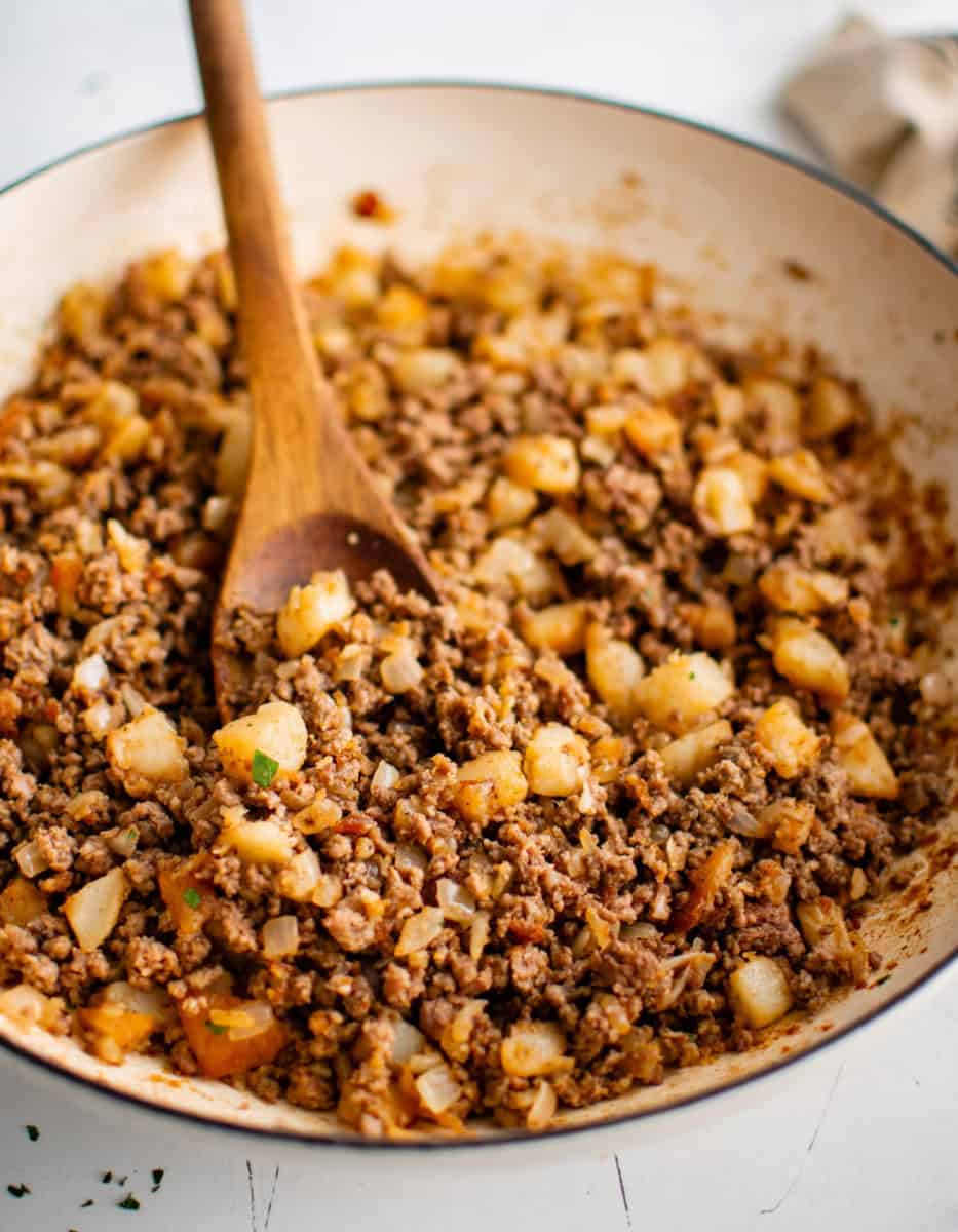 38 Hearty Meat and Potato Recipes (Delicious & Satisfying!)